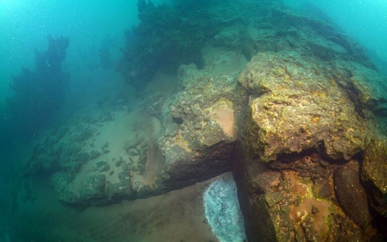 Mysterious 3,000-Year-Old Castle Found Hidden In Turkish Lake ...