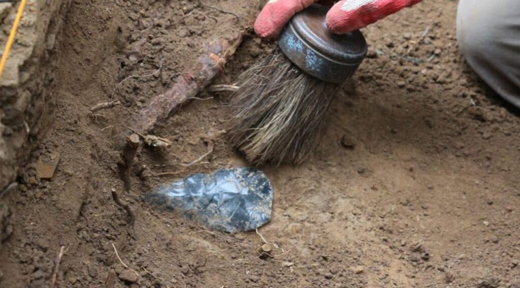 Large discovery of Native American artifacts in Willamette Valley ...